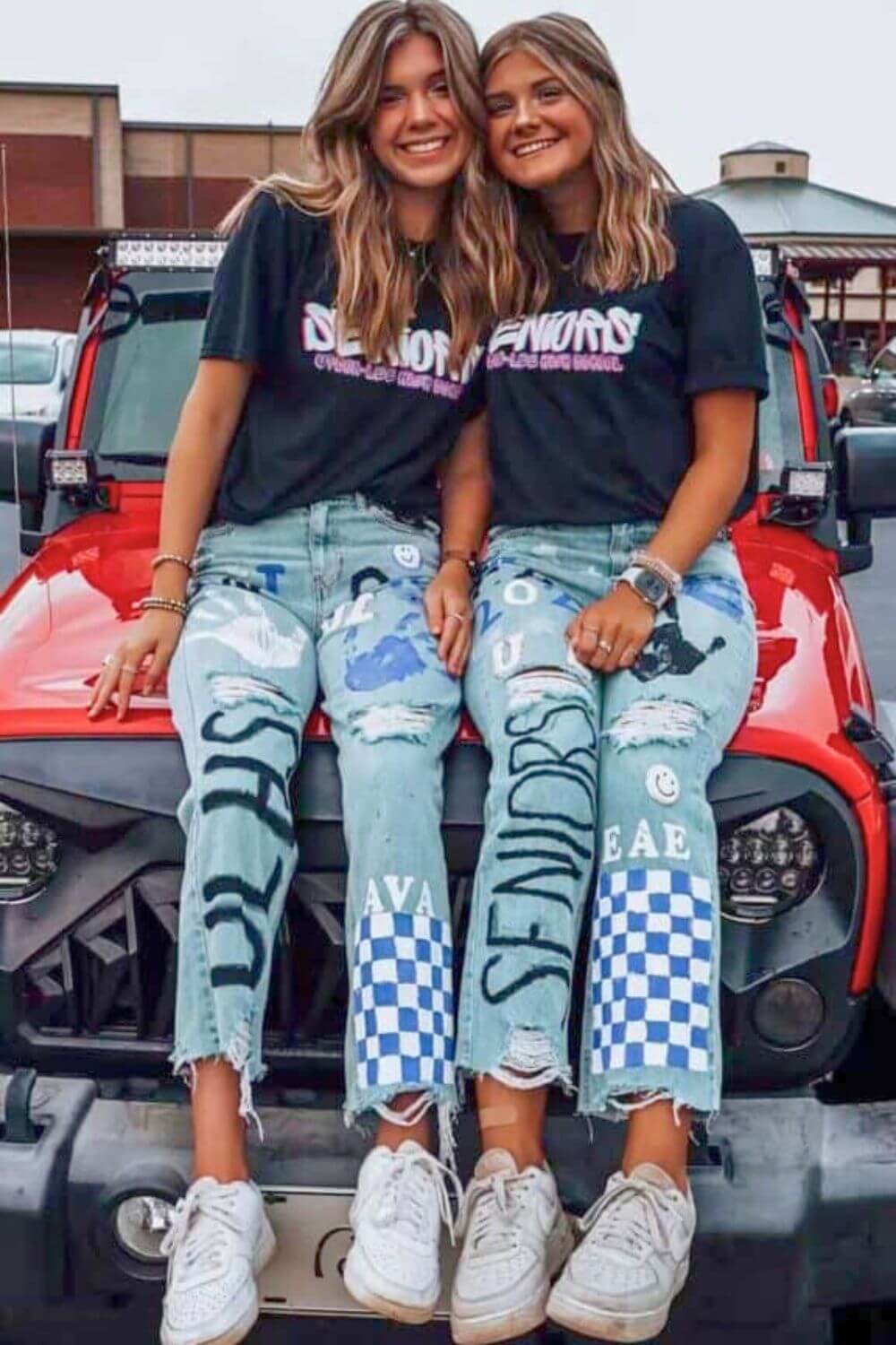 15 Cutest Senior Jeans Ideas We're Obsessing Over Right Now