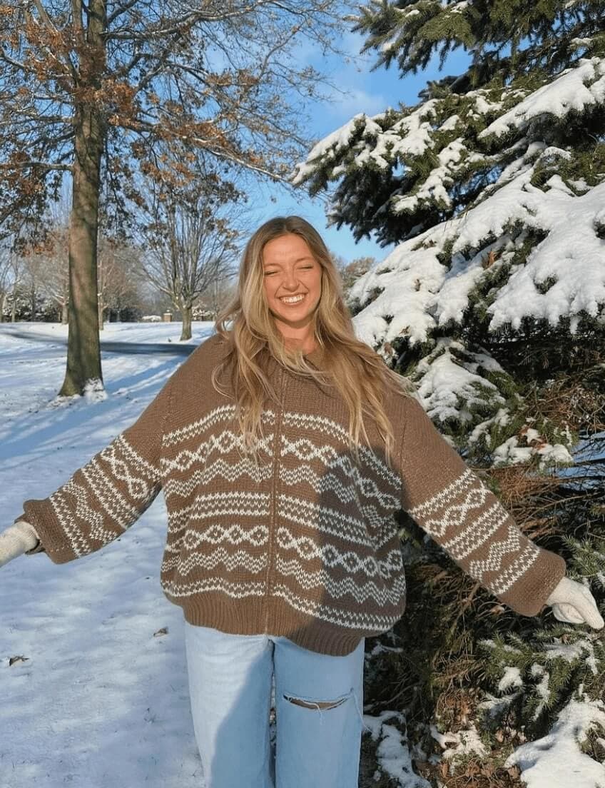 12 Cutest Winter Outfits For College Girls