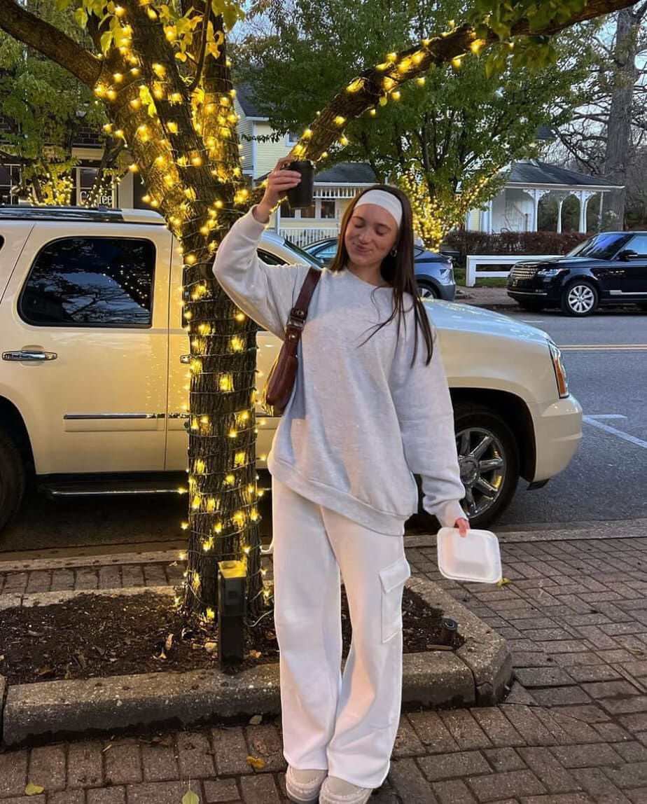 12 Cutest Winter Outfits For College Girls