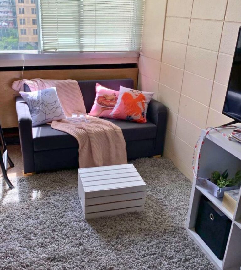 20 College Move In Day Tips Every Freshman Needs To Know