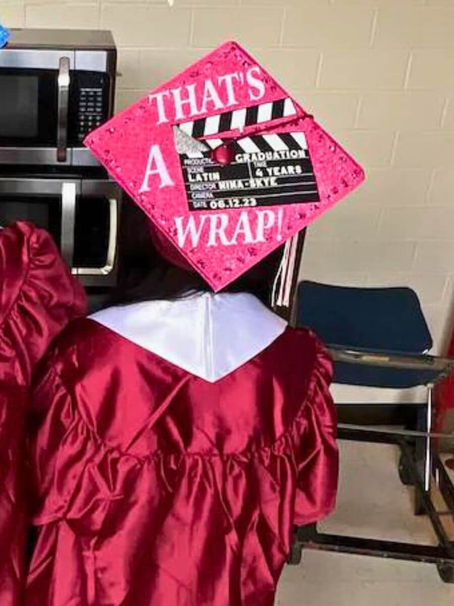 45 Clever Graduation Cap Ideas You'll Want To Recreate