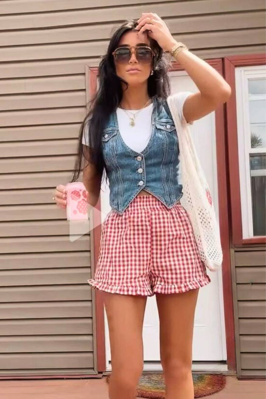 10 Super Cute Red And White Game Day Outfits